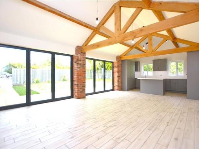 4 bedroom bungalow to rent