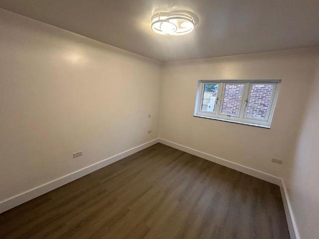 4 bedroom bungalow to rent