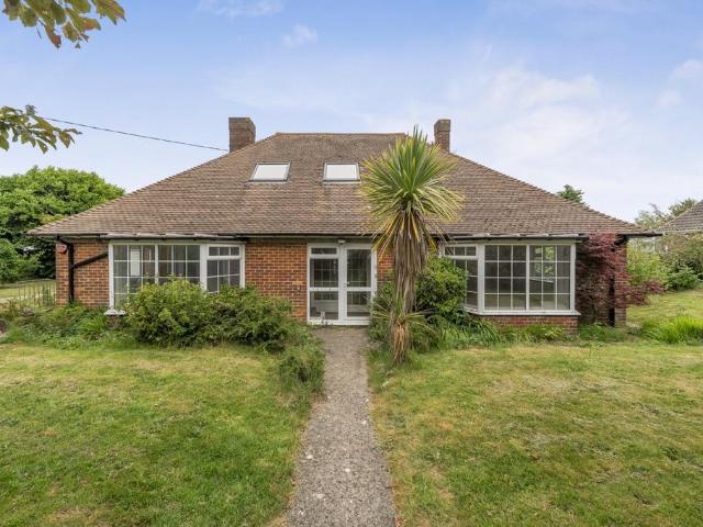 4 bedroom bungalow to rent