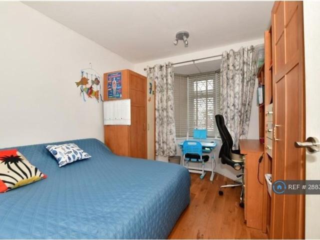 4 bedroom bungalow to rent