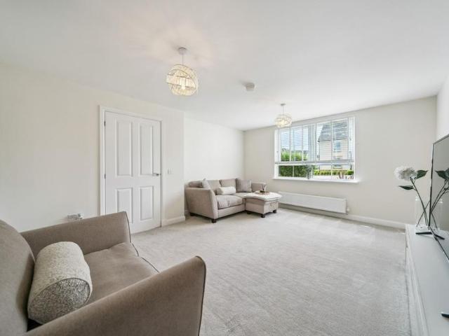 4 bedroom bungalow to rent