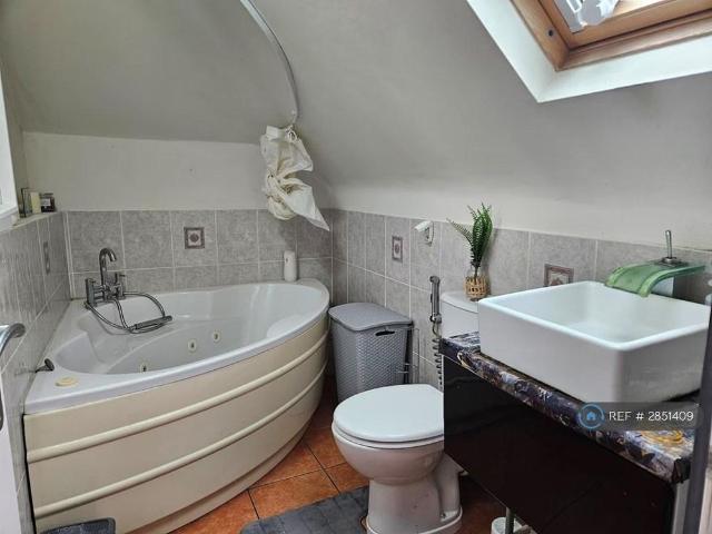 4 bedroom bungalow to rent