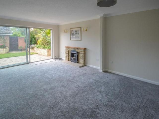 4 bedroom bungalow to rent