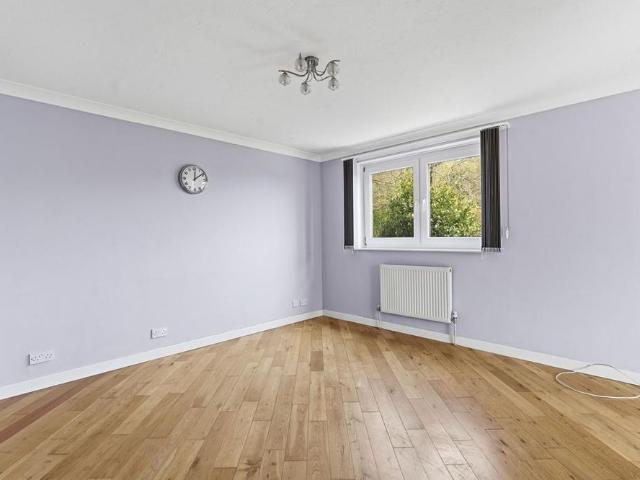 4 bedroom bungalow to rent