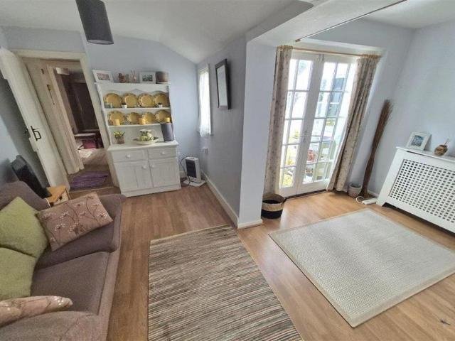 4 bedroom bungalow to rent