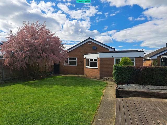4 bedroom bungalow to rent