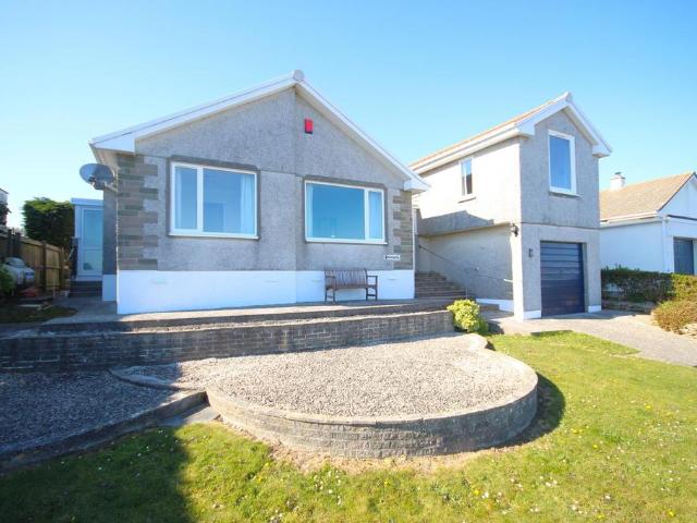 4 bedroom bungalow to rent