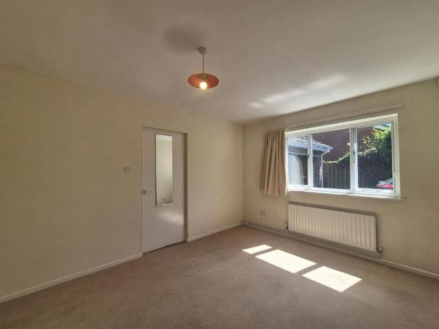 4 bedroom bungalow to rent