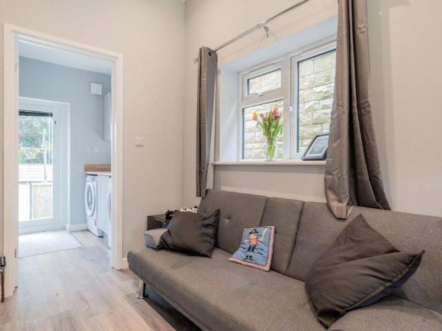 4 bedroom bungalow to rent