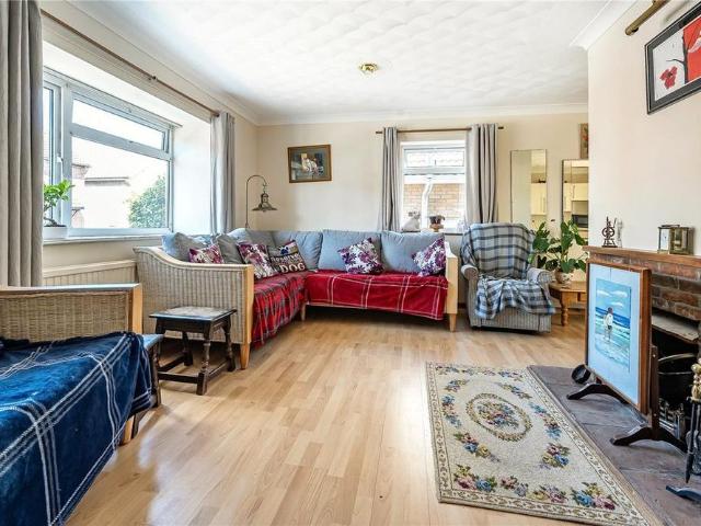 4 bedroom bungalow to rent