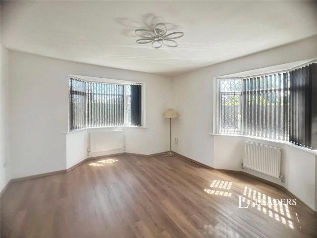 4 bedroom bungalow to rent