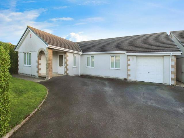 4 bedroom bungalow to rent