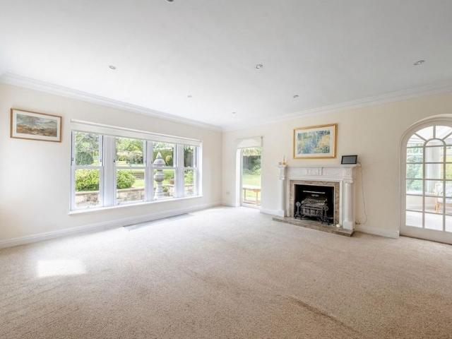 4 bedroom bungalow to rent