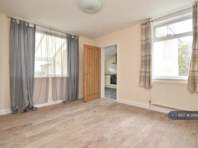 4 bedroom bungalow to rent