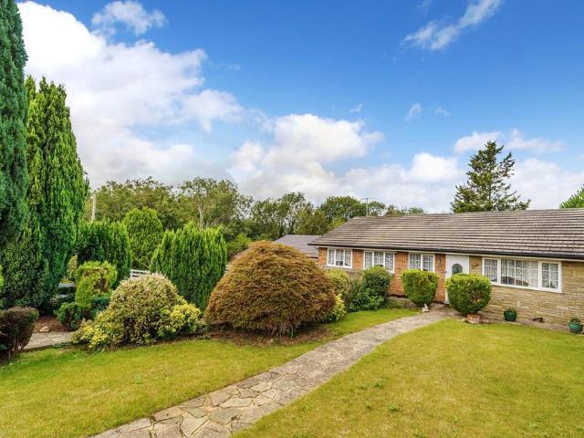4 bedroom bungalow to rent