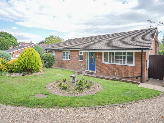 4 bedroom bungalow to rent
