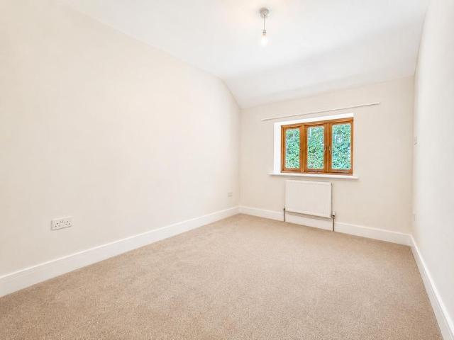 4 bedroom bungalow to rent