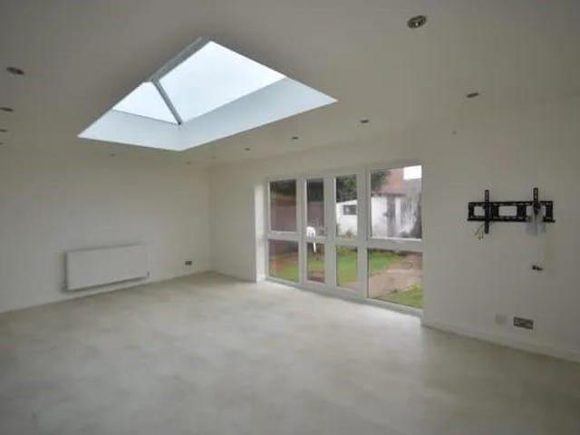 4 bedroom bungalow to rent