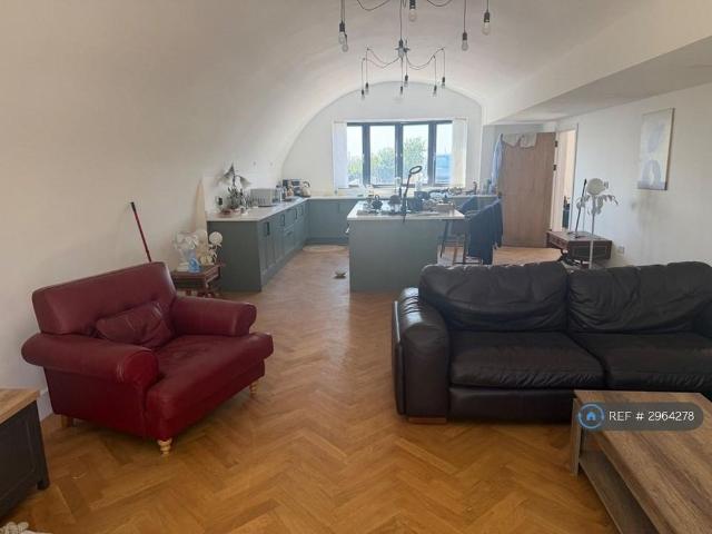 4 bedroom bungalow to rent