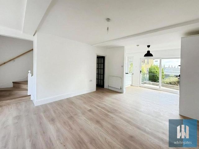 4 bedroom bungalow to rent