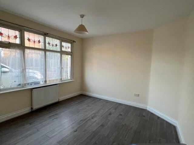 4 bedroom bungalow to rent