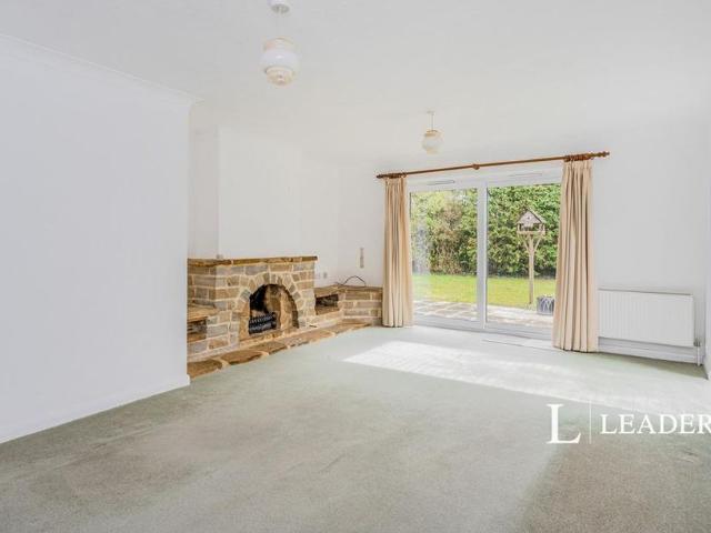 4 bedroom bungalow to rent