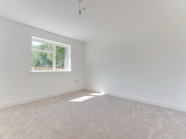 4 bedroom bungalow to rent