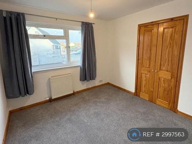 4 bedroom bungalow to rent