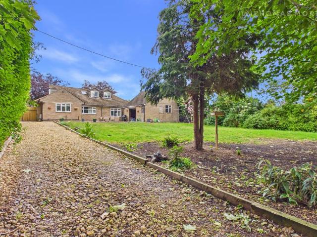 4 bedroom bungalow to rent