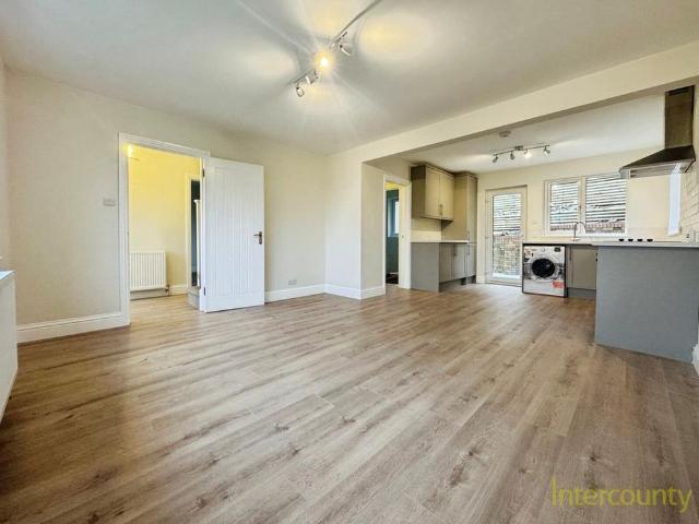 4 bedroom bungalow to rent