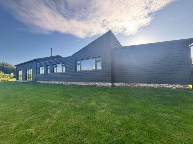 4 bedroom bungalow to rent