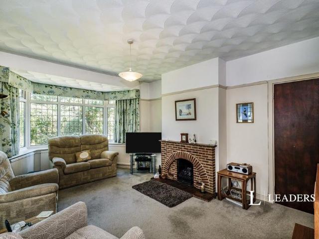 4 bedroom bungalow to rent