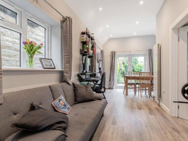 4 bedroom bungalow to rent