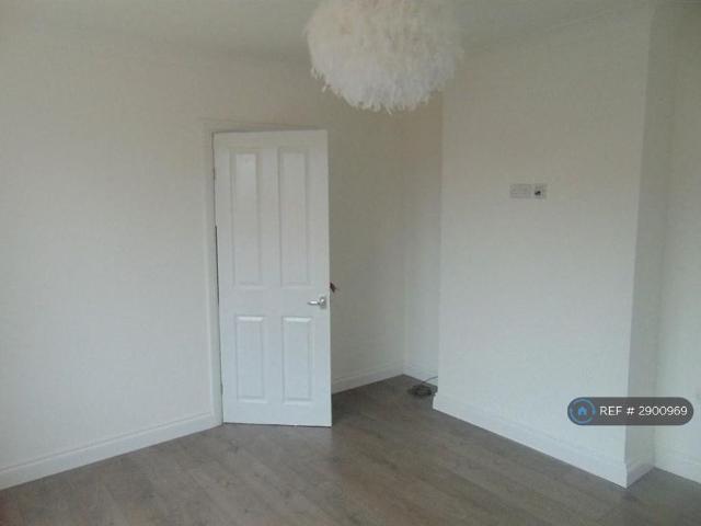 4 bedroom bungalow to rent