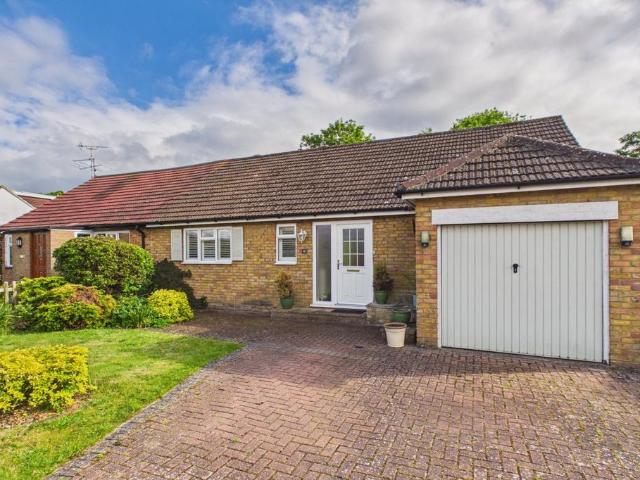 4 bedroom bungalow to rent