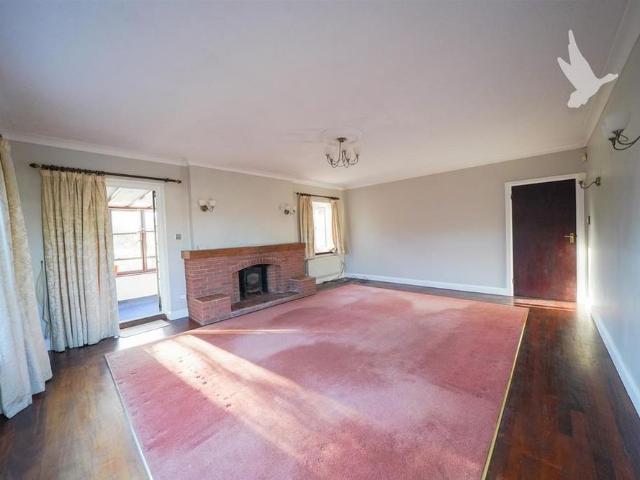 4 bedroom bungalow to rent