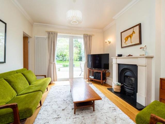 4 bedroom bungalow to rent