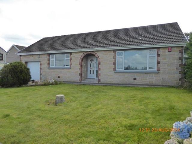 4 Bedroom Bungalow To Rent In Cwmffrwd, Carmarthen, SA31