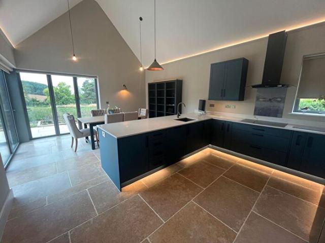 4 Bedroom Bungalow To Rent In Duffus Hill, Warwick, CV35