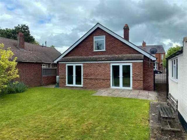 4 Bedroom Bungalow To Rent In Manor Road, Brackley, NN13