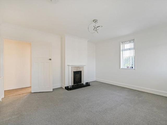 4 Bedroom Bungalow To Rent in St Marys Bay