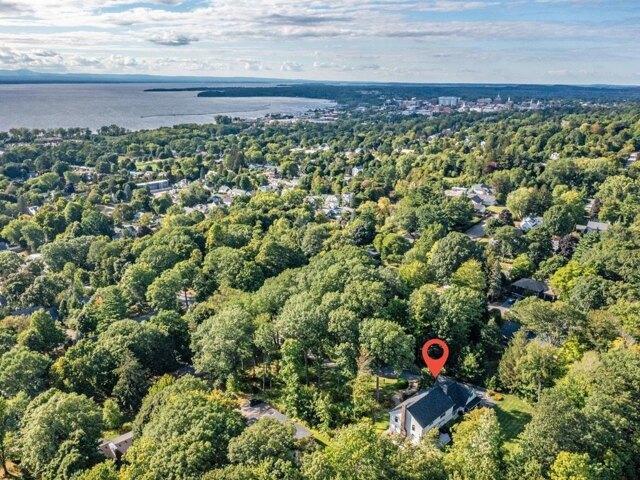 4 bedroom, Burlington VT 05401 102586928