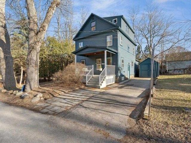 4 bedroom, Burlington VT 05401 102212501