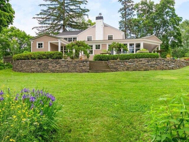 4 bedroom, Burlington VT 05401 104851415