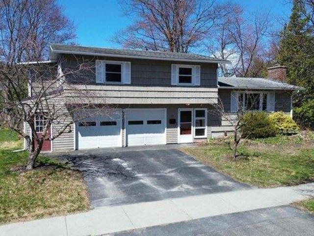 4 bedroom, Burlington VT 05408 102562103