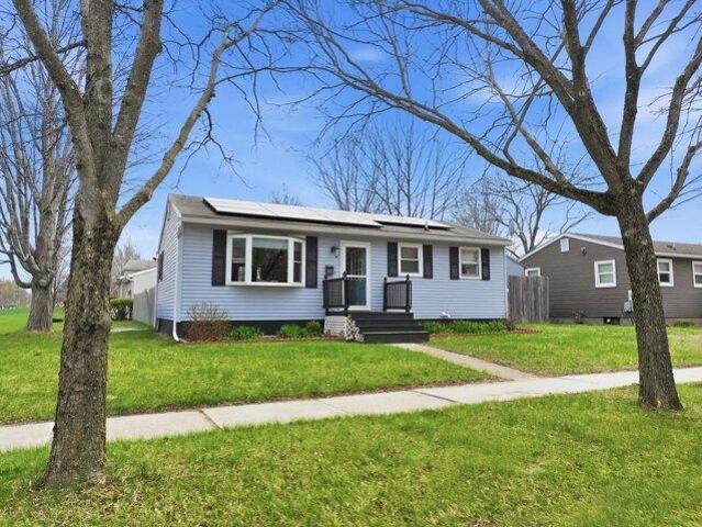 4 bedroom, Burlington VT 05408 104513443