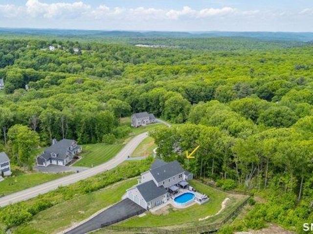 4 bedroom, Burlington CT 06013 104652014