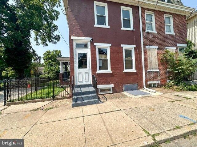 4 bedroom, Burlington NJ 08016 102800007