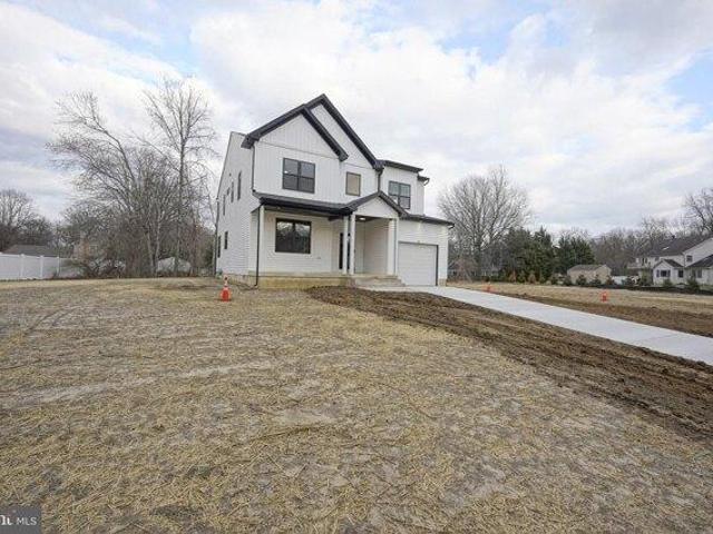 4 bedroom, Burlington NJ 08016 LS102281616