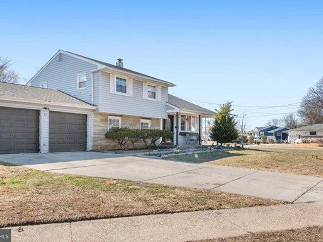 4 bedroom, Burlington NJ 08016 LS102826758